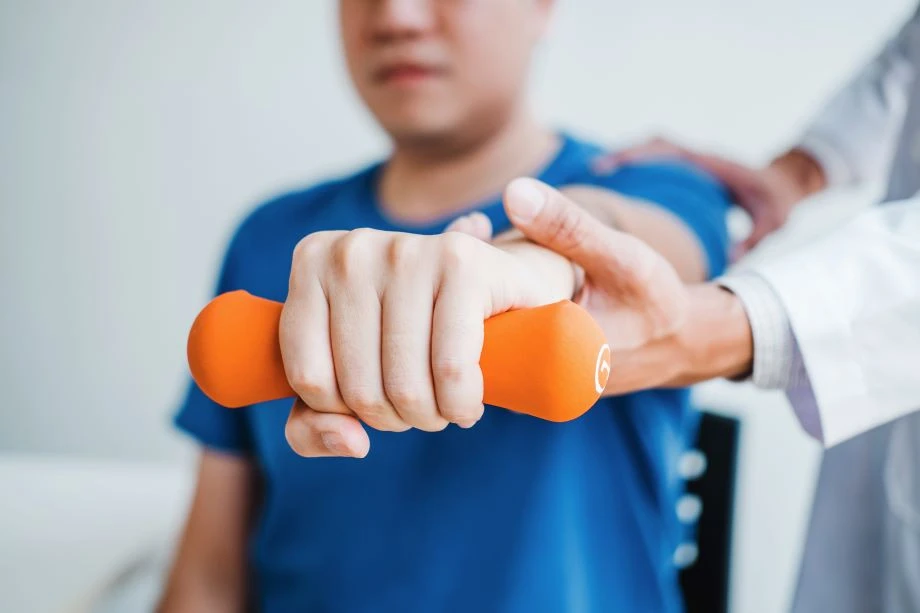 Post-Shoulder Surgery 101: At-Home Recovery Tips | Orthopedic Blog